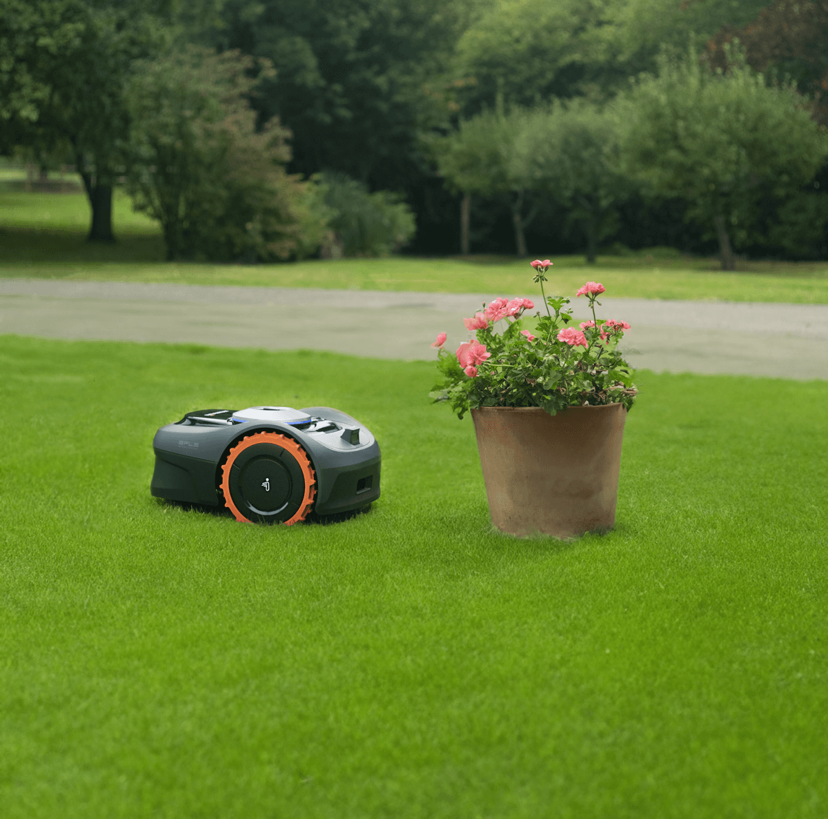 Segway Navimow i108E Robotic Mower | Official UK Store